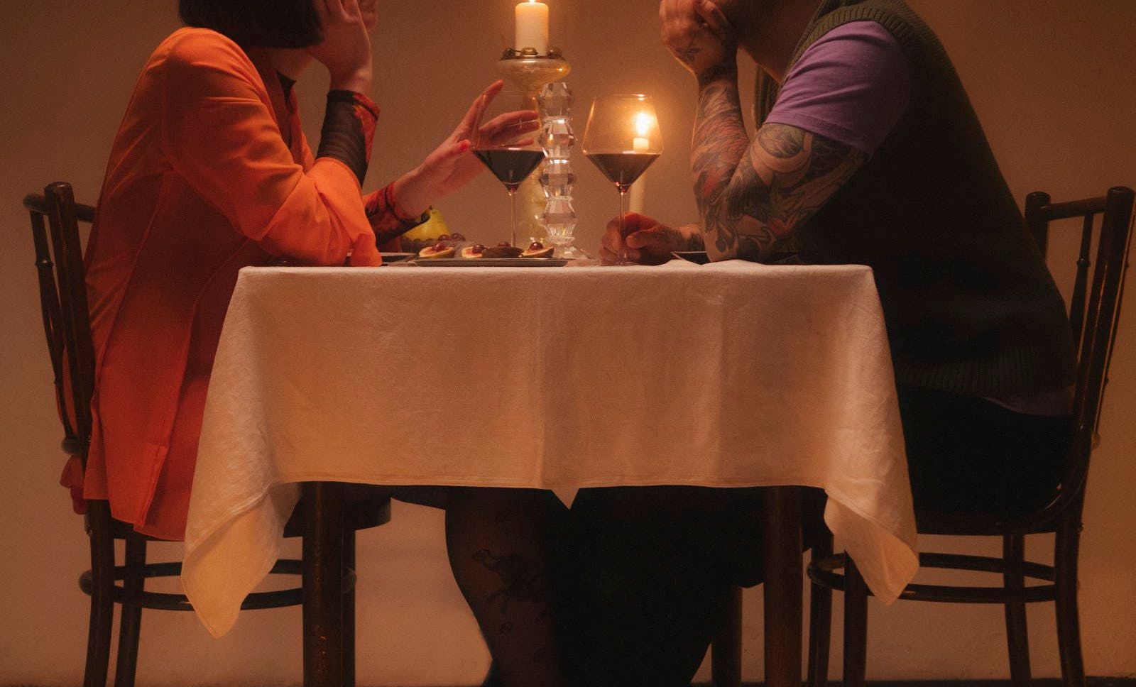 Incalls versus outcalls: choosing a location for your first escort meeting